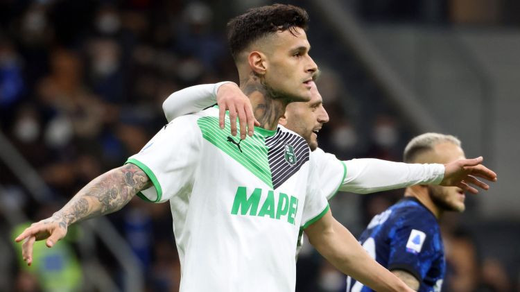 "West Ham" vienojas par 36 miljonu darījumu, lai iegādātos A sērijas ...